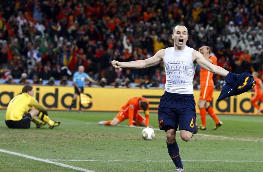 Iconic Moments in Football History That Define Sport | Sportbrix